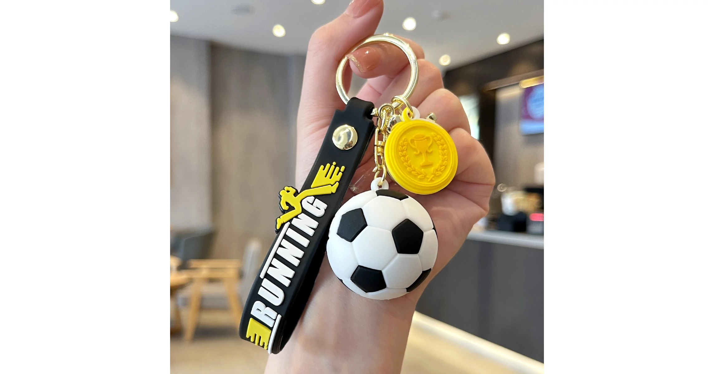 Breloc Cauciucat Model Minge Fotball Neagră